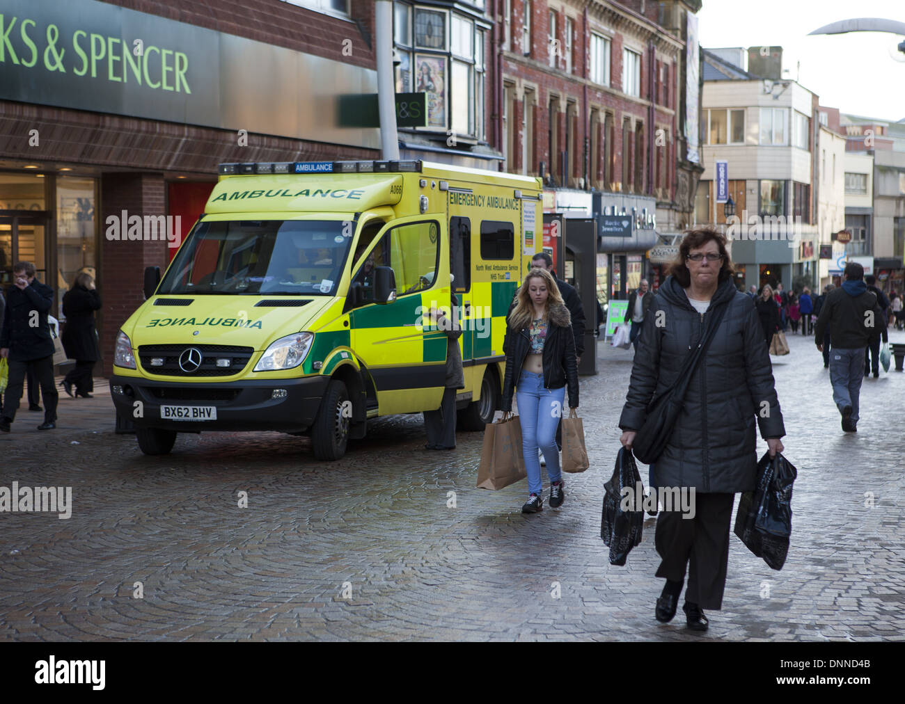 a ambulance medic paramedic emergency urgent healthcare first aid cpr ...