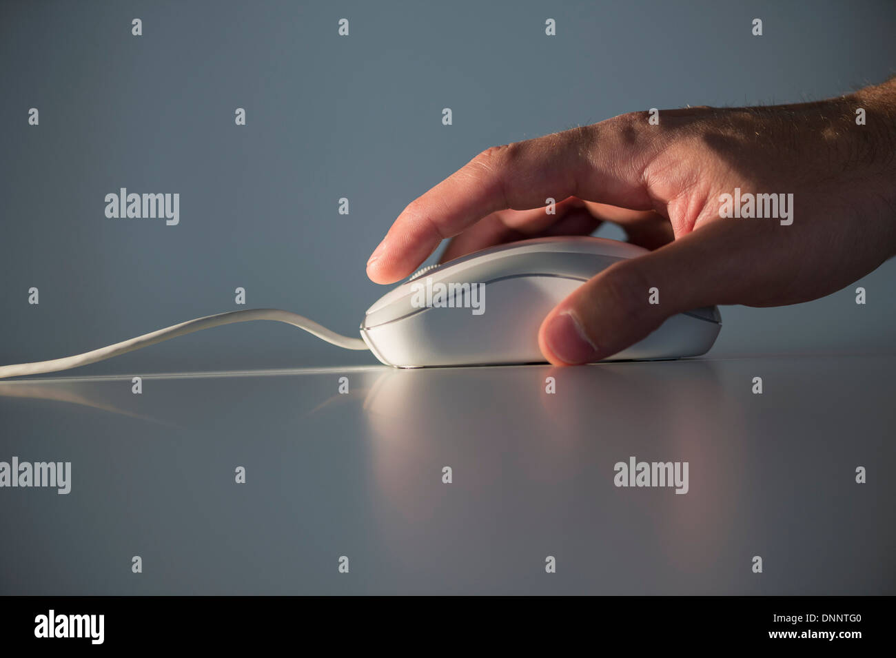 Using the mouse hi-res stock photography and images - Alamy