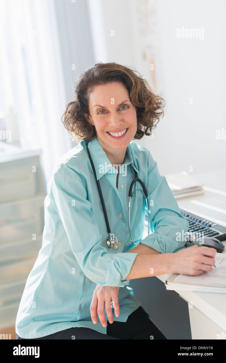 Portrait of female doctor Stock Photo - Alamy