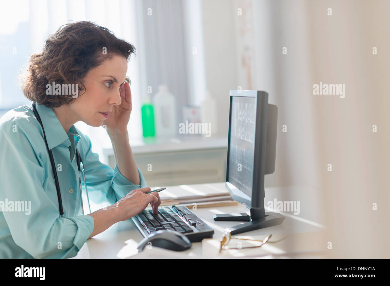 Medical doctors working on computer hi-res stock photography and images ...