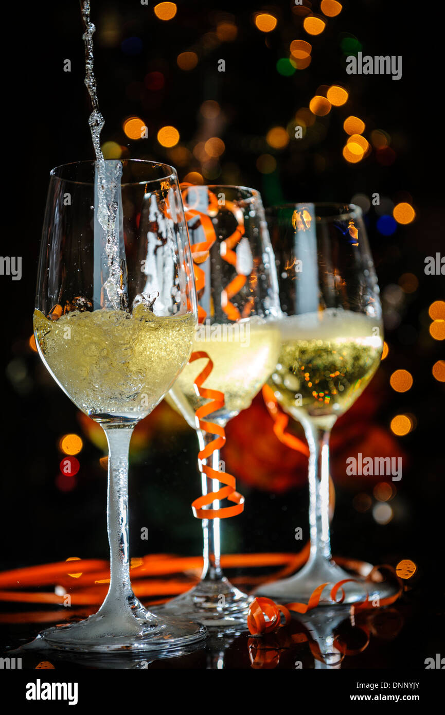 Pouring champagne mood hi-res stock photography and images - Alamy