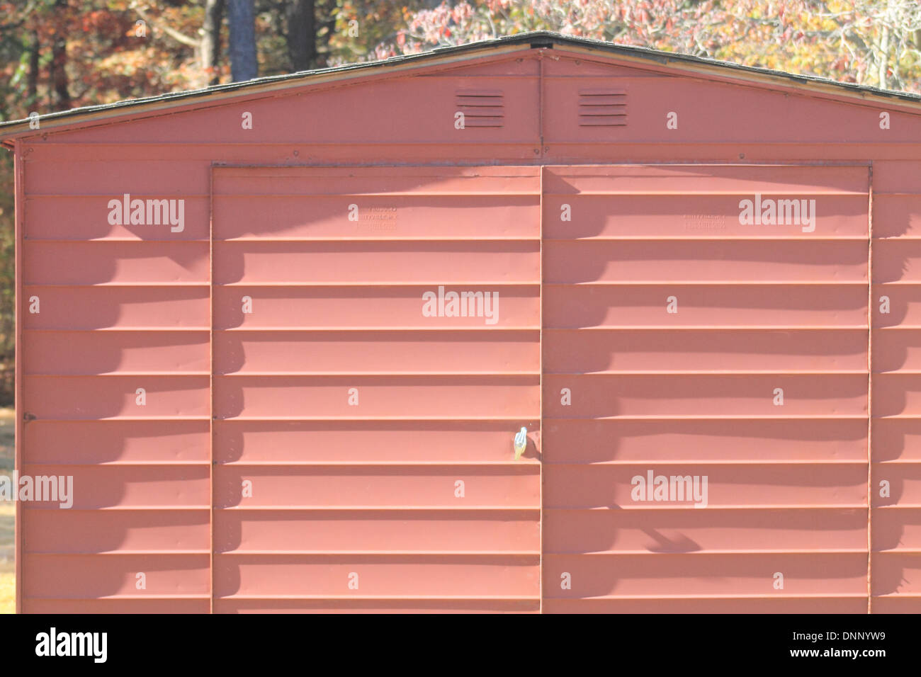 Red shed hi-res stock photography and images - Alamy