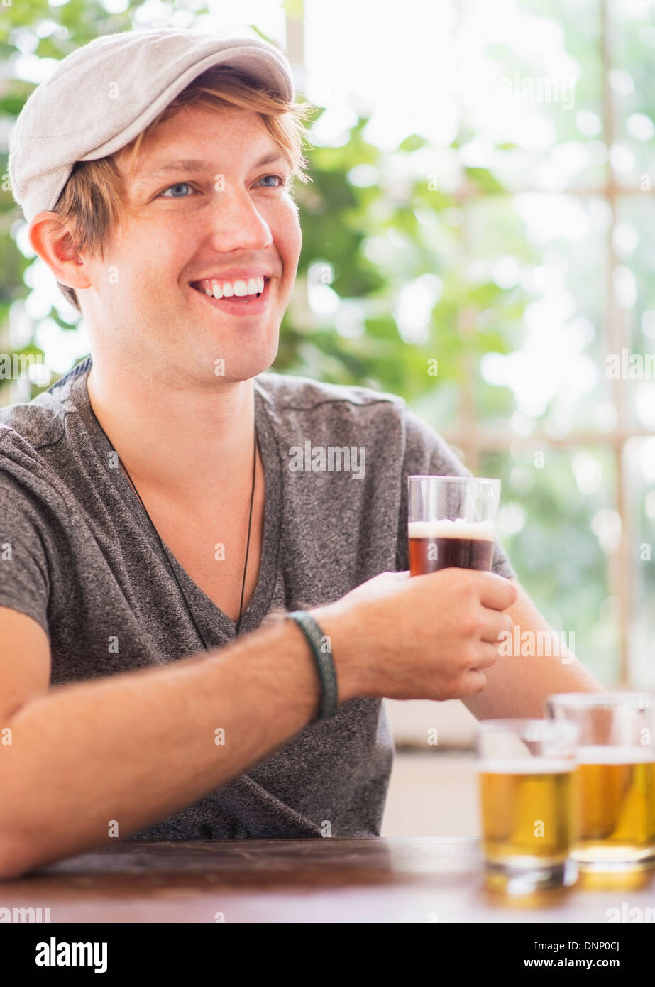 Glass hanging hi-res stock photography and images - Alamy