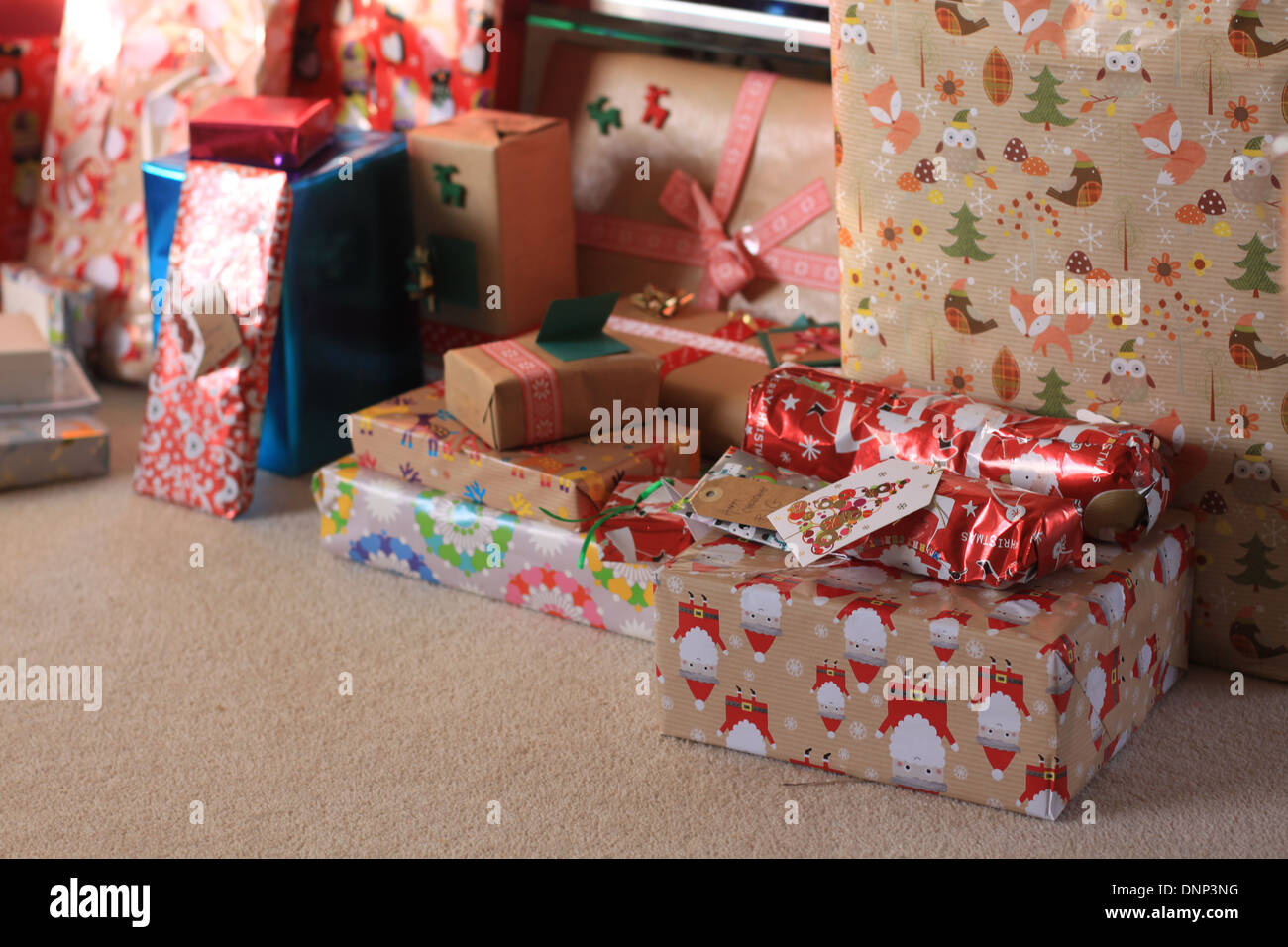 Christmas Presents Wrapping Stock Photo - Alamy