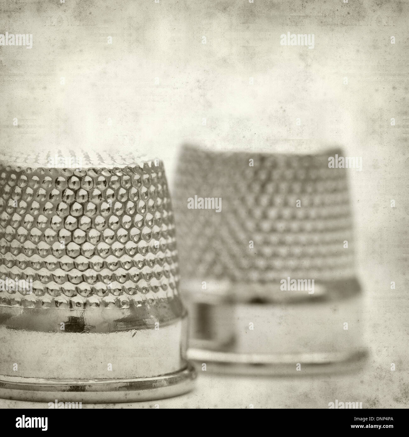 Thimble rig hi-res stock photography and images - Alamy