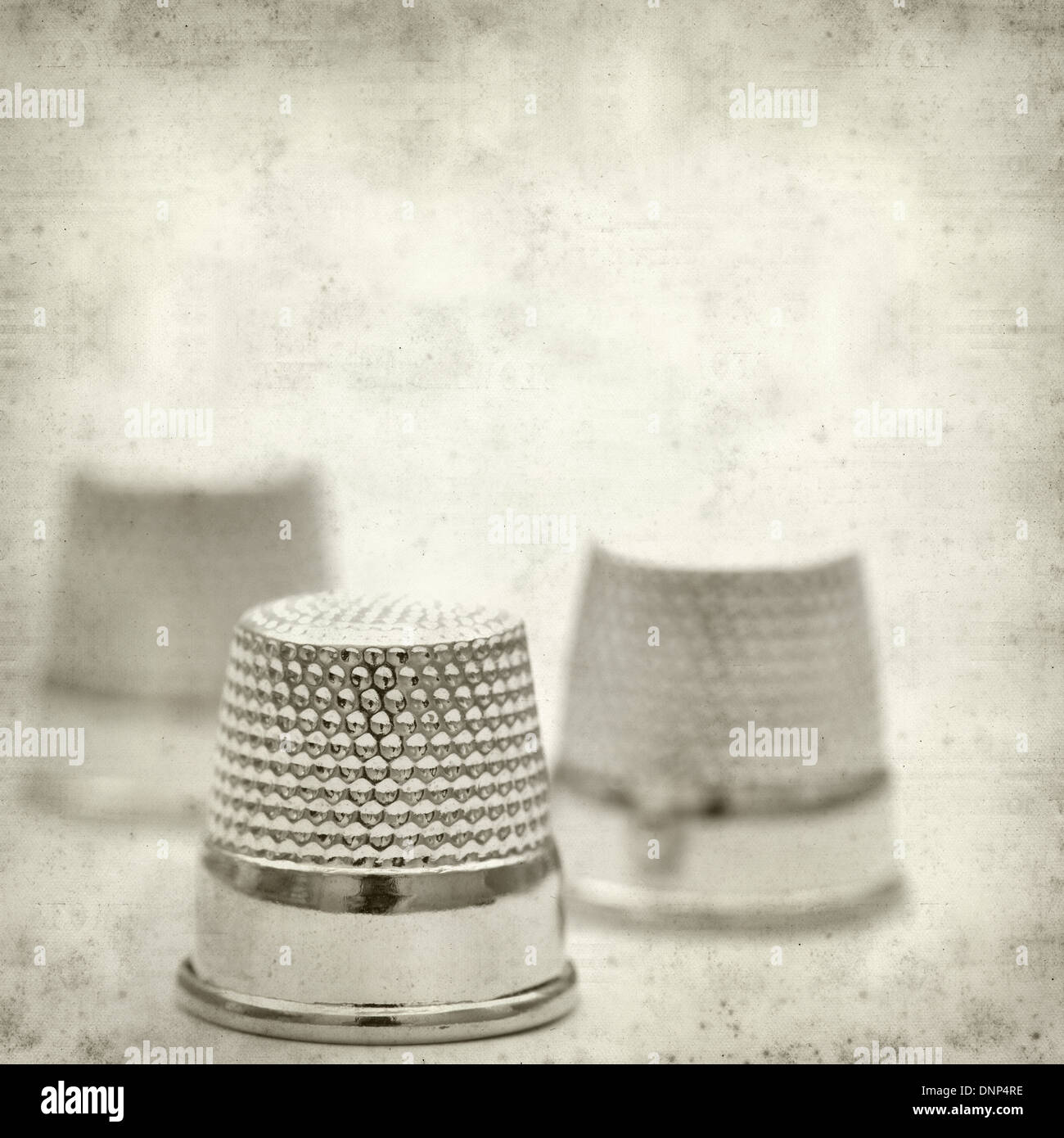 Thimble rig hi-res stock photography and images - Alamy