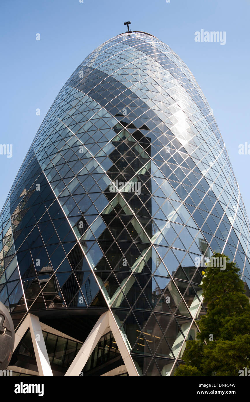 The Gherkin building, 30 St. Mary Axe, London, England Stock Photo - Alamy