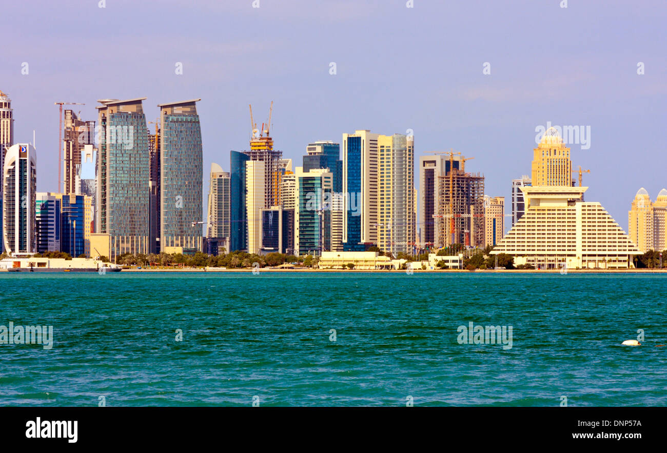 Highrise building architecture doha hi-res stock photography and images ...