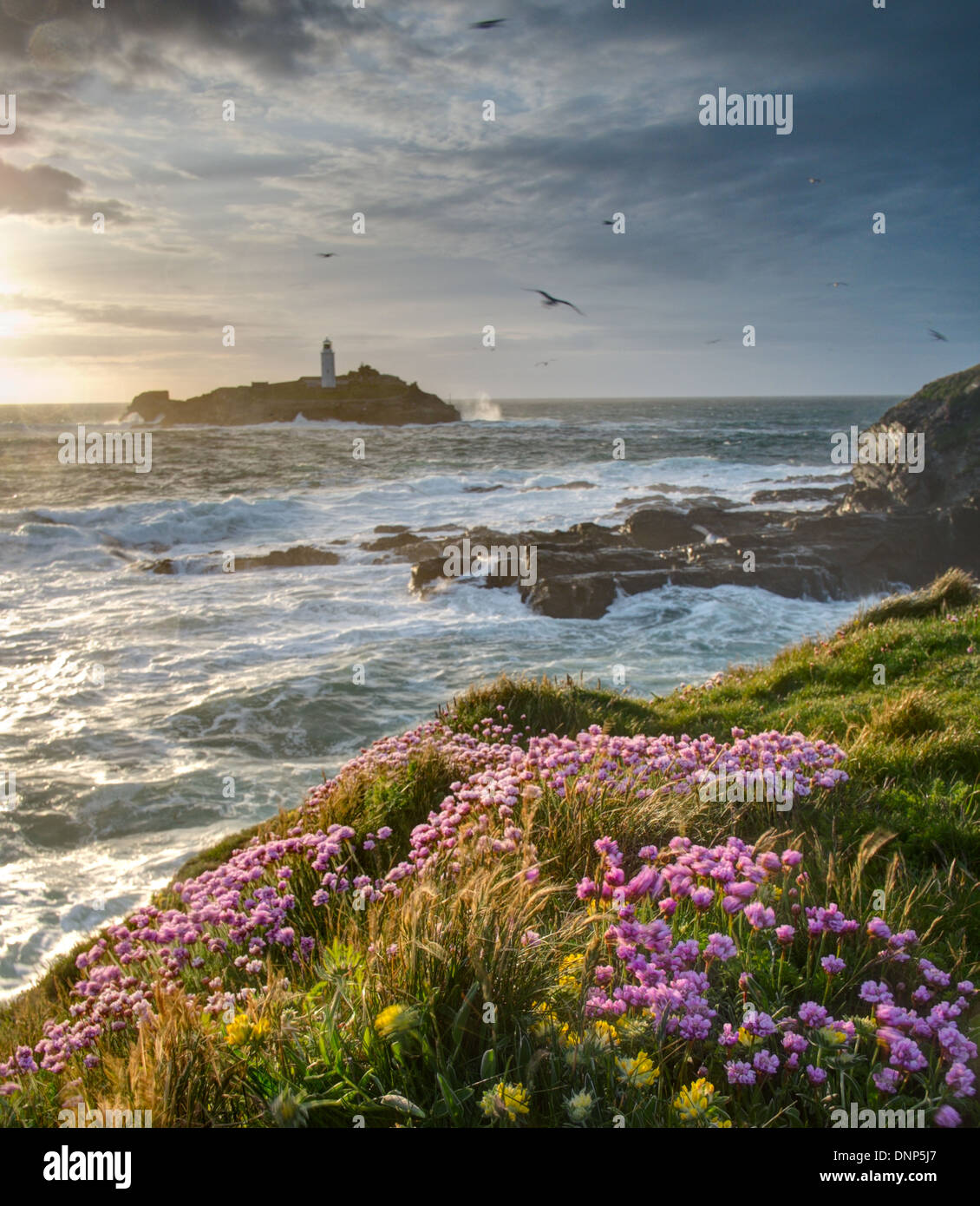 Coast storm cornwall hi-res stock photography and images - Alamy