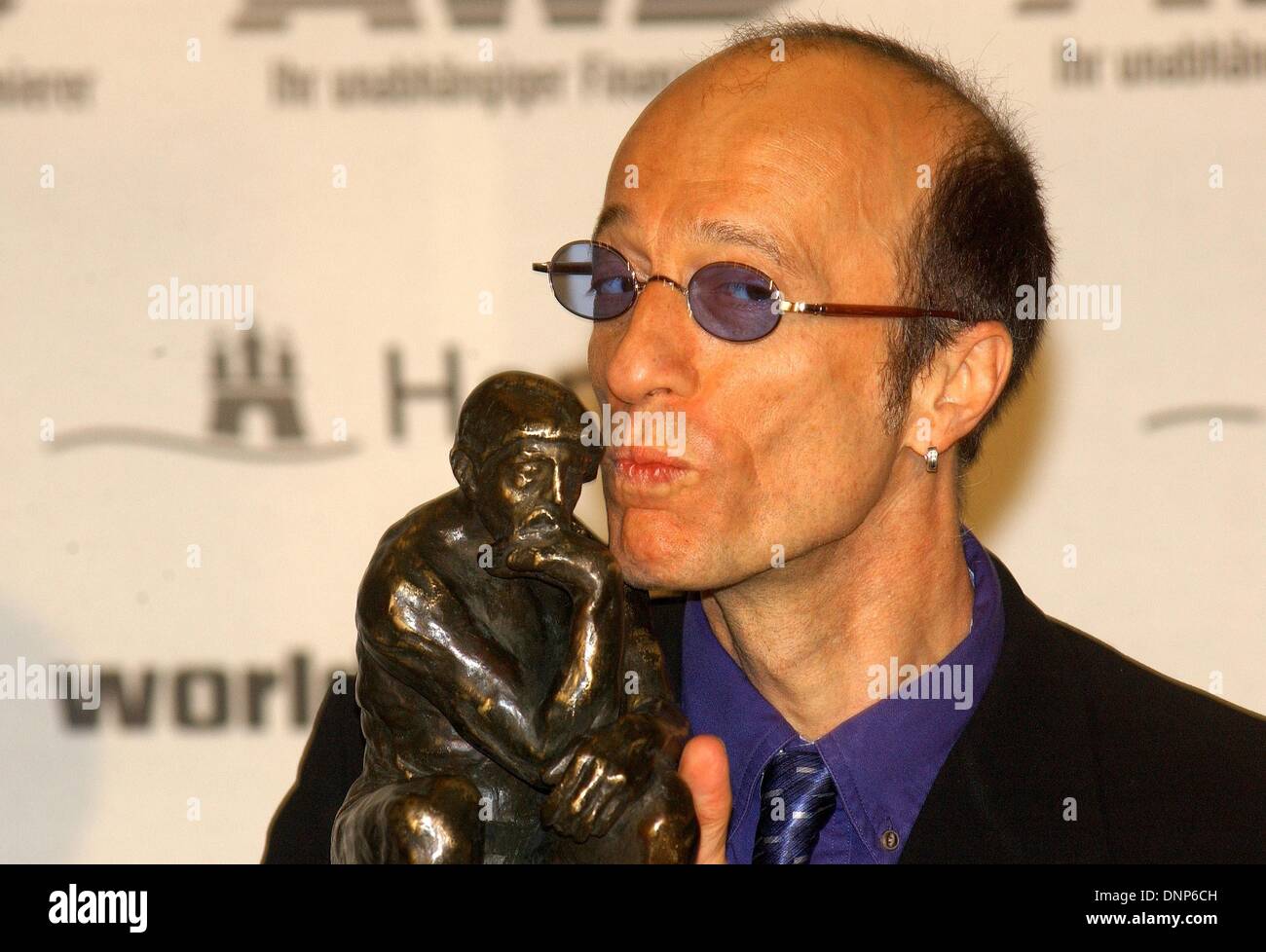 Robin Gibb at the World Awards 2003 in Hamburg Stock Photo - Alamy