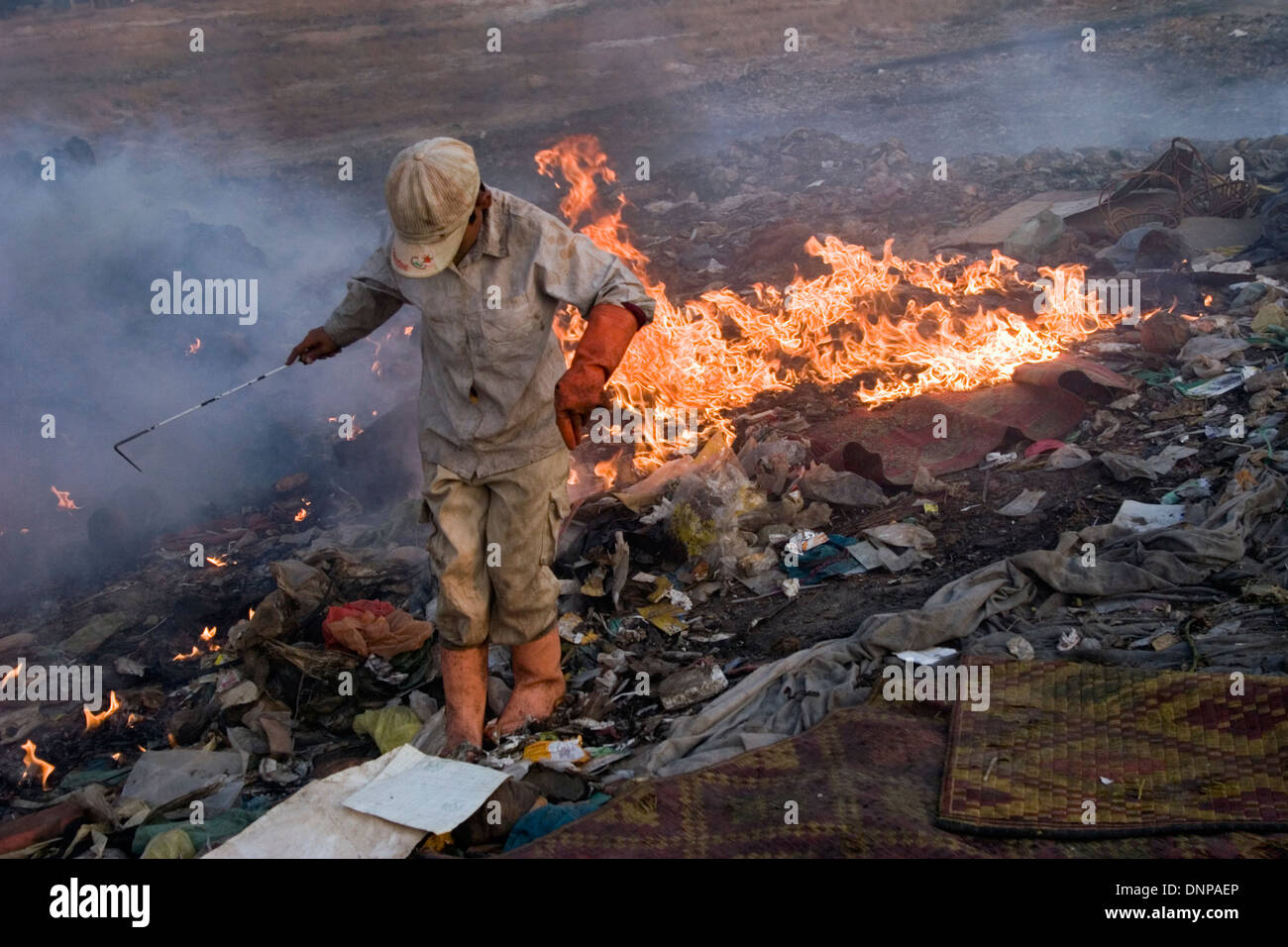 Burning garbage hi-res stock photography and images - Alamy