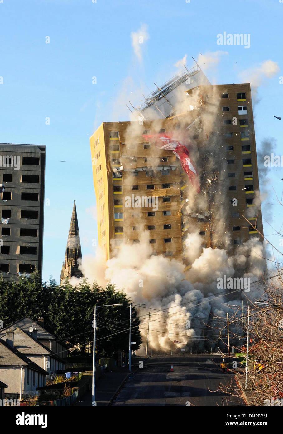 Demolition explosion hi-res stock photography and images - Alamy