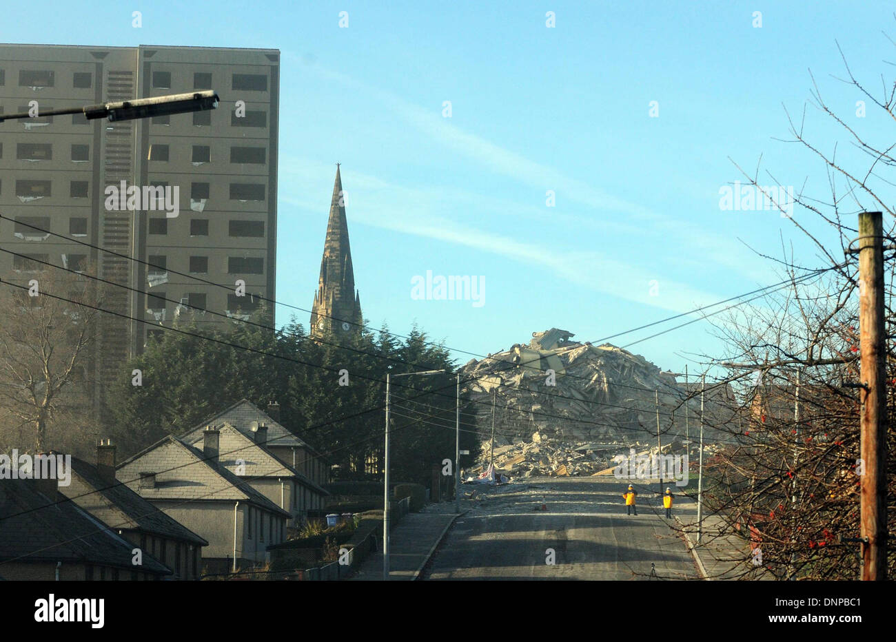 A Glasgow Housing Association multi-storey high rise is demolished on ...