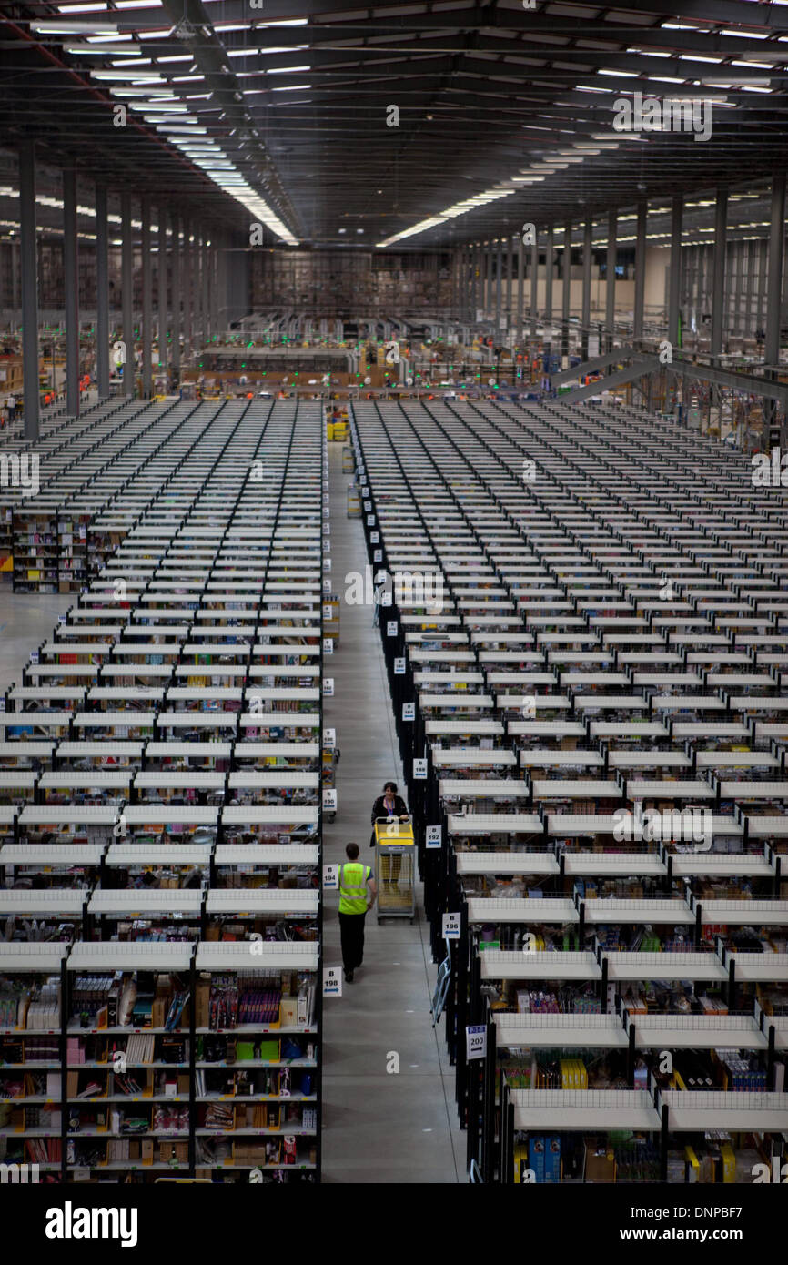 Amazon warehouse hi-res stock photography and images - Alamy