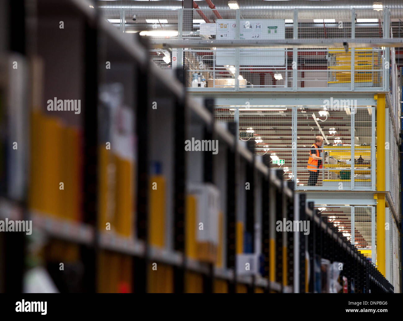 Fascinating behind the scenes picture of the Amazon Distribution Centre ...
