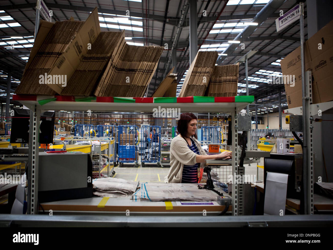 Fascinating behind the scenes picture of the Amazon Distribution Centre ...