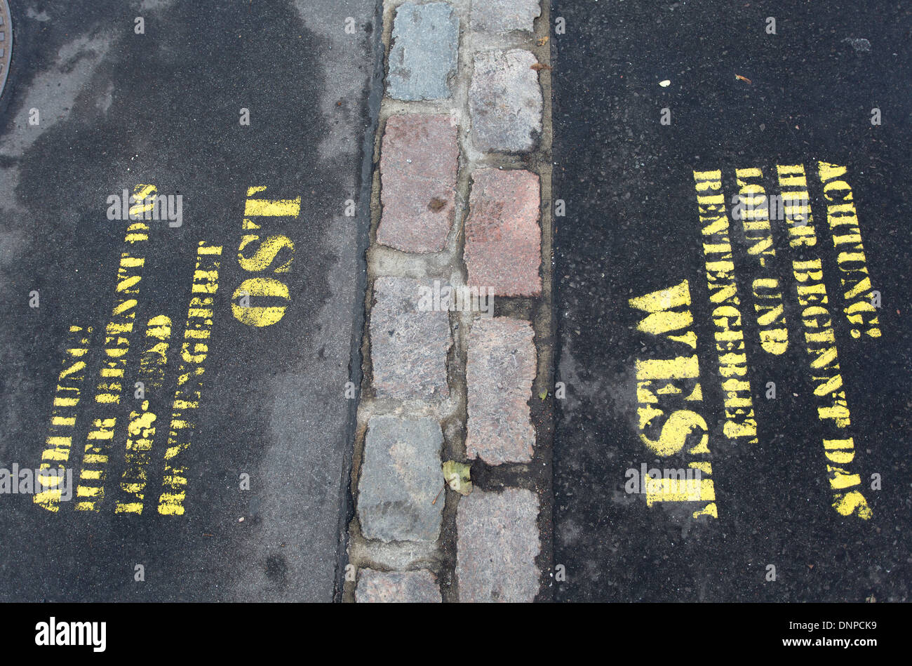 Ost west berlin hi-res stock photography and images - Alamy