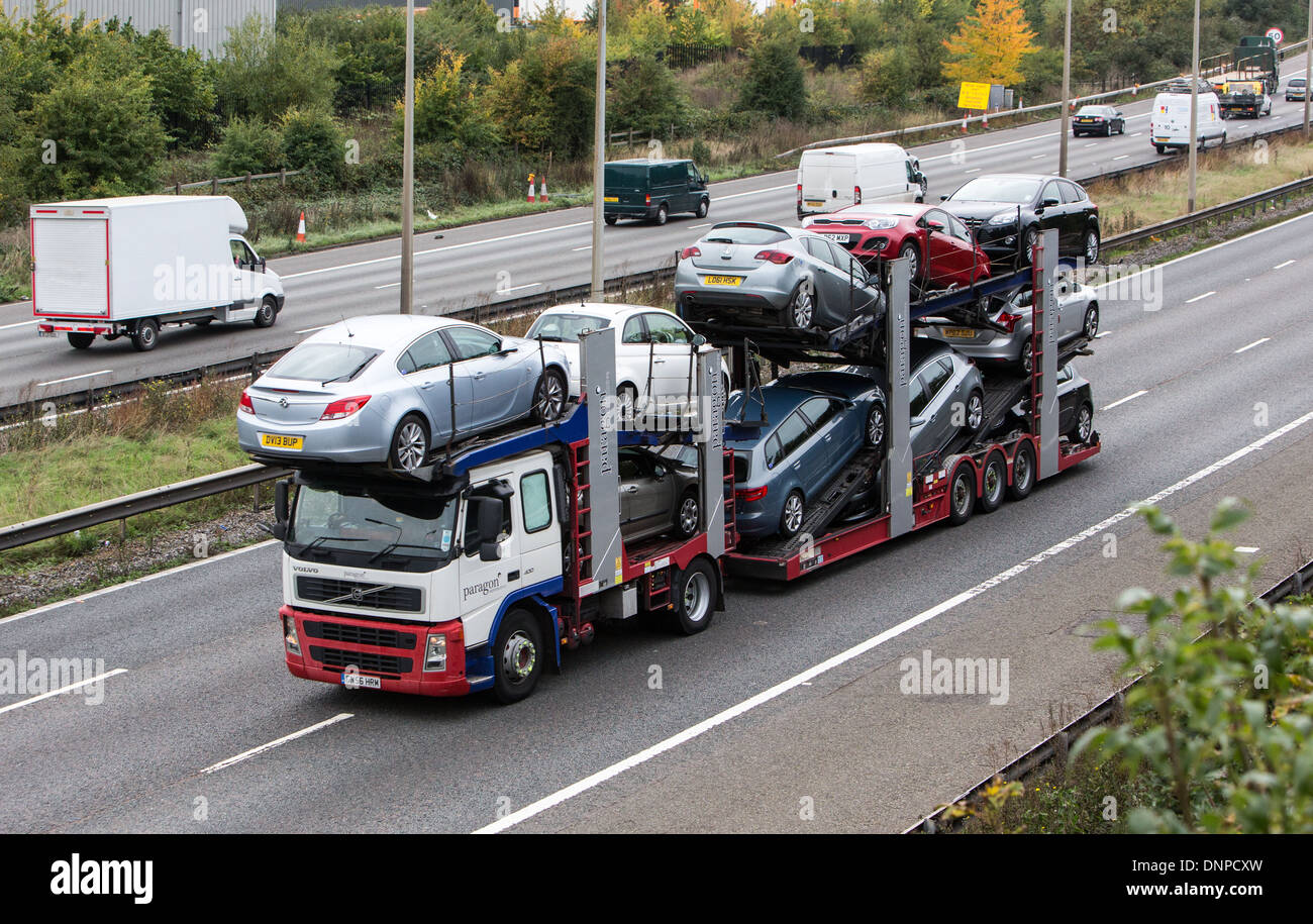 Car transporter motorway hi-res stock photography and images - Alamy