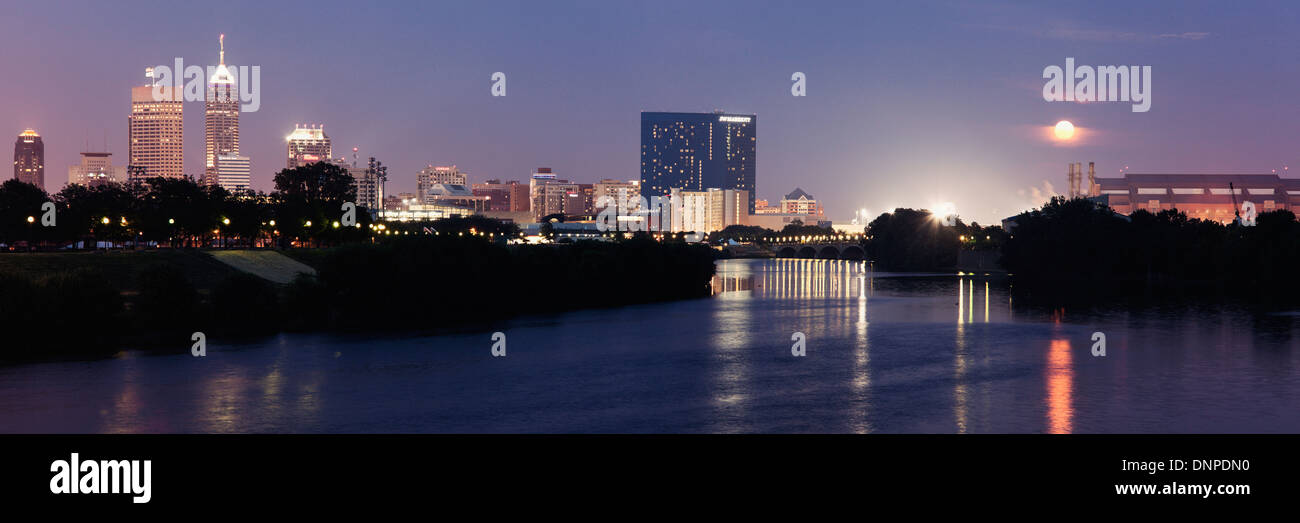 Indianapolis skyline at night hi-res stock photography and images - Alamy