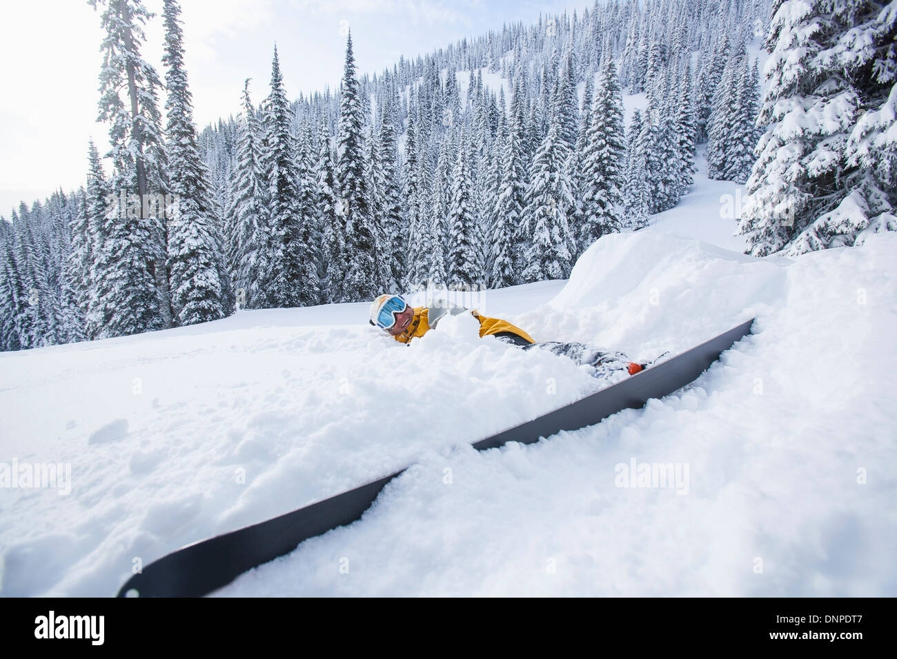 Man falling down skiing hi-res stock photography and images - Alamy