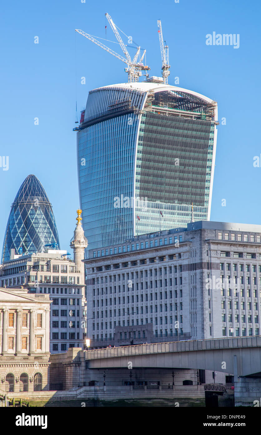 20 Fenchurch Street, Walkie Talkie tower under construction in London ...
