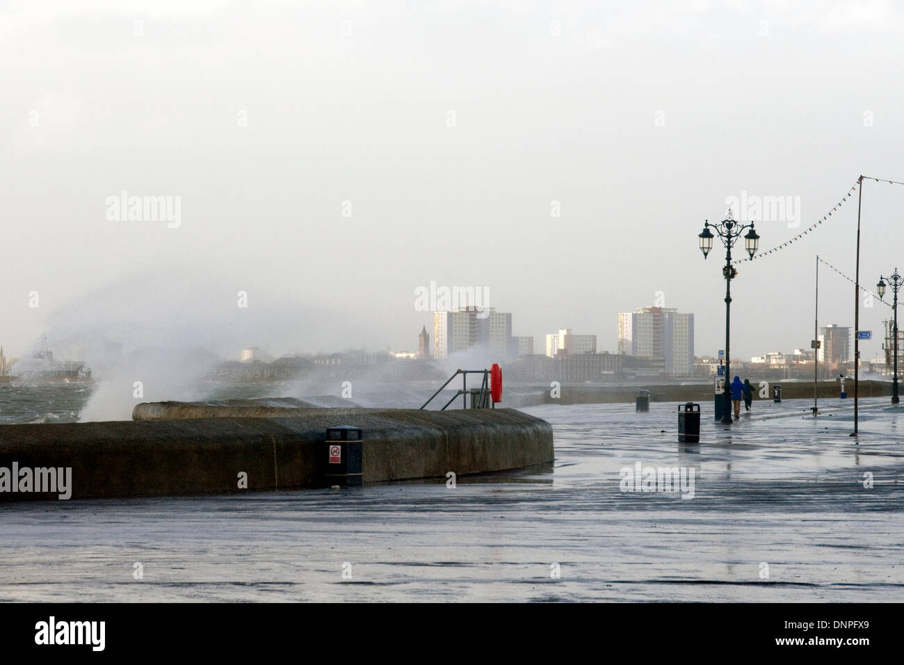 Weather tides high winds hi-res stock photography and images - Alamy