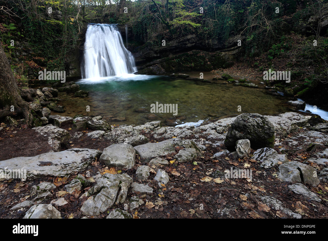 Malham cove waterfall hi-res stock photography and images - Alamy