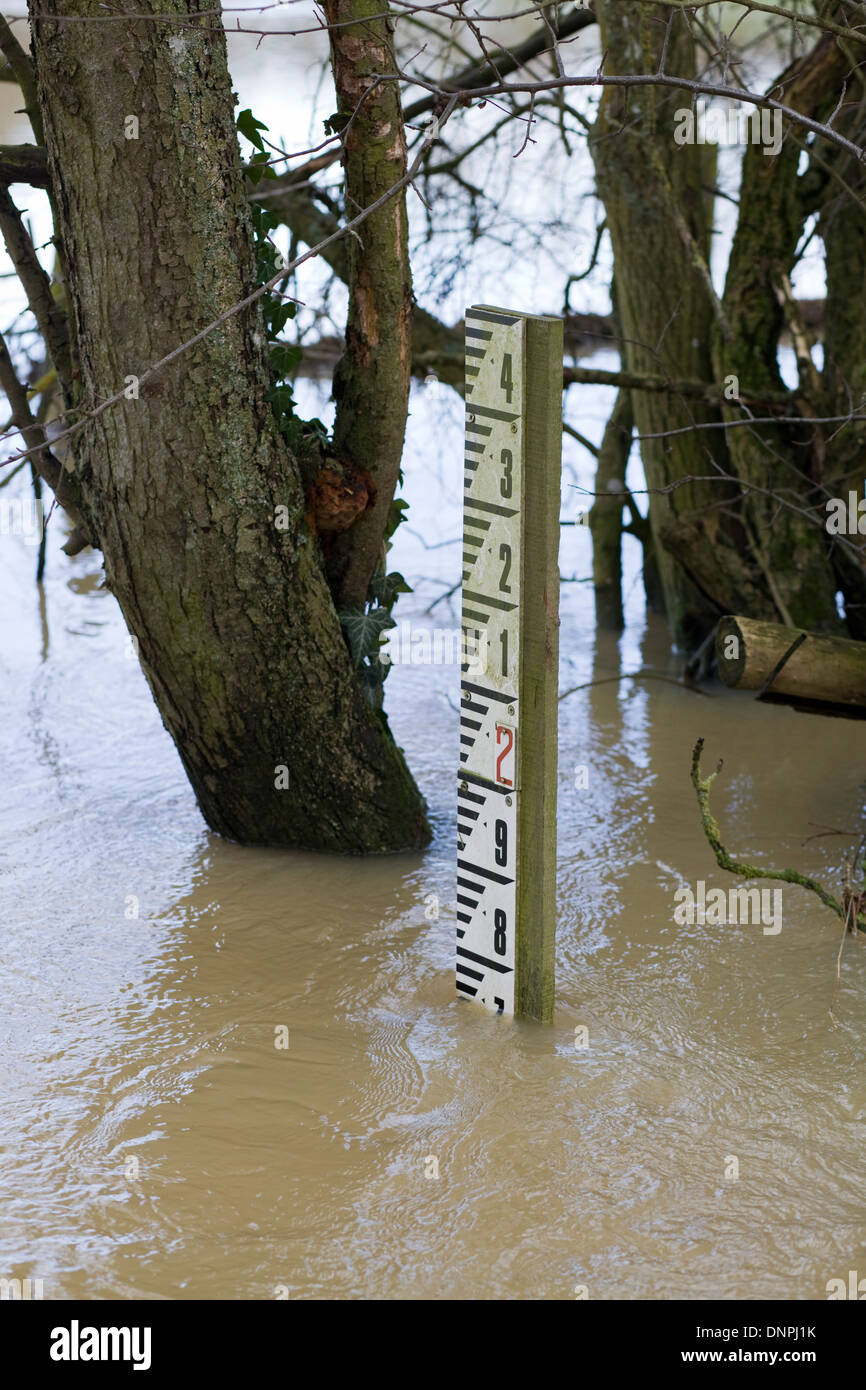 Water level measurement gauge hi-res stock photography and images - Alamy