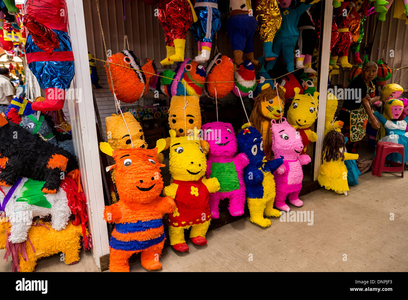 Pinata market stall oaxaca mexico hi-res stock photography and images ...