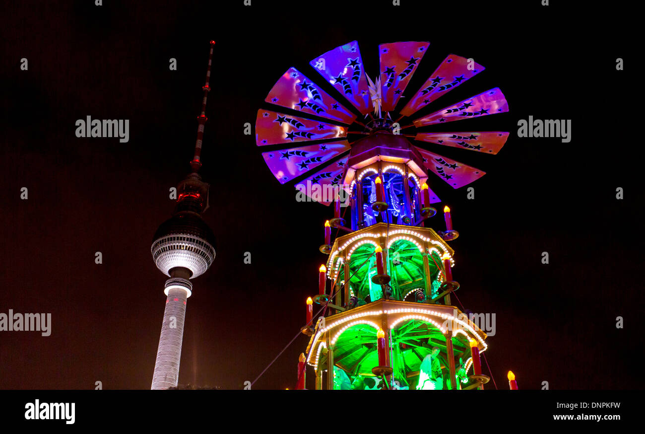 Tv tower bar berlin hi-res stock photography and images - Alamy