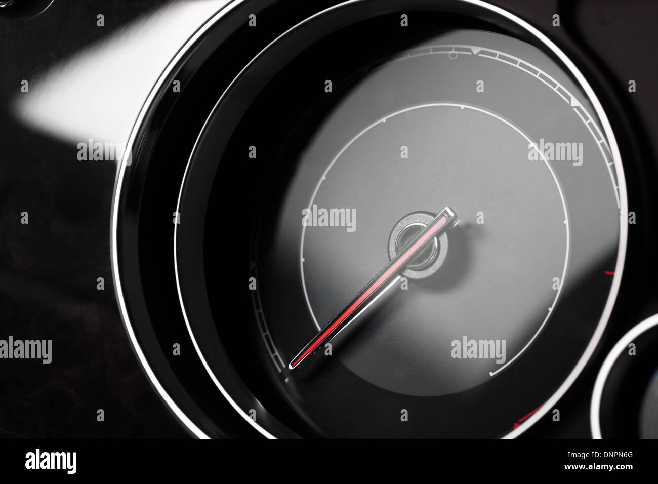 Detail of an empty gauge with a pointing needle Stock Photo - Alamy