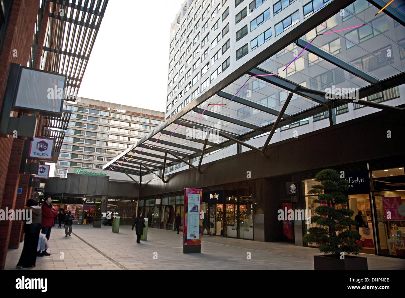 Wembley, London, UK. 02nd Jan, 2014. London’s first designer outlet ...