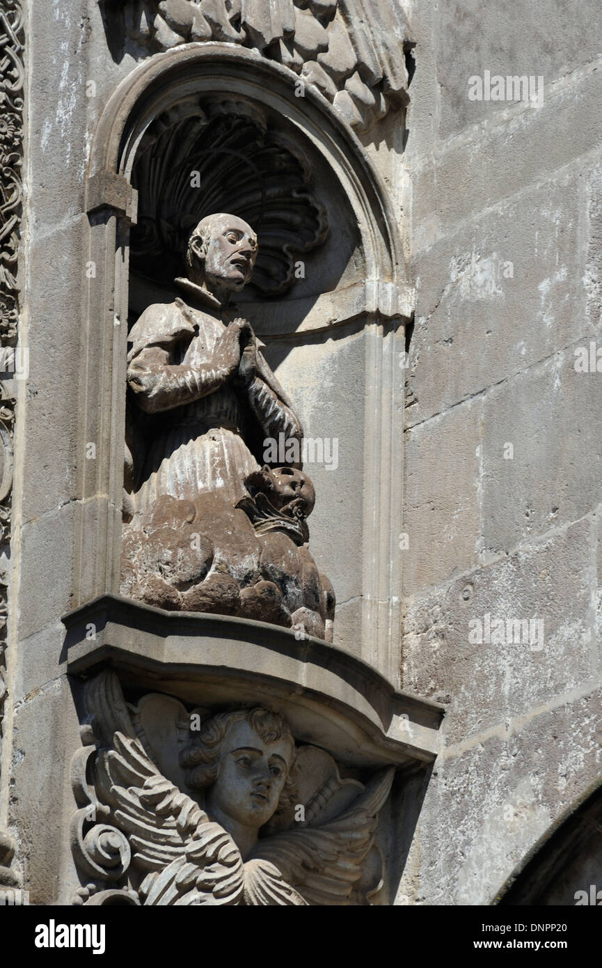 Quito statue hi-res stock photography and images - Alamy