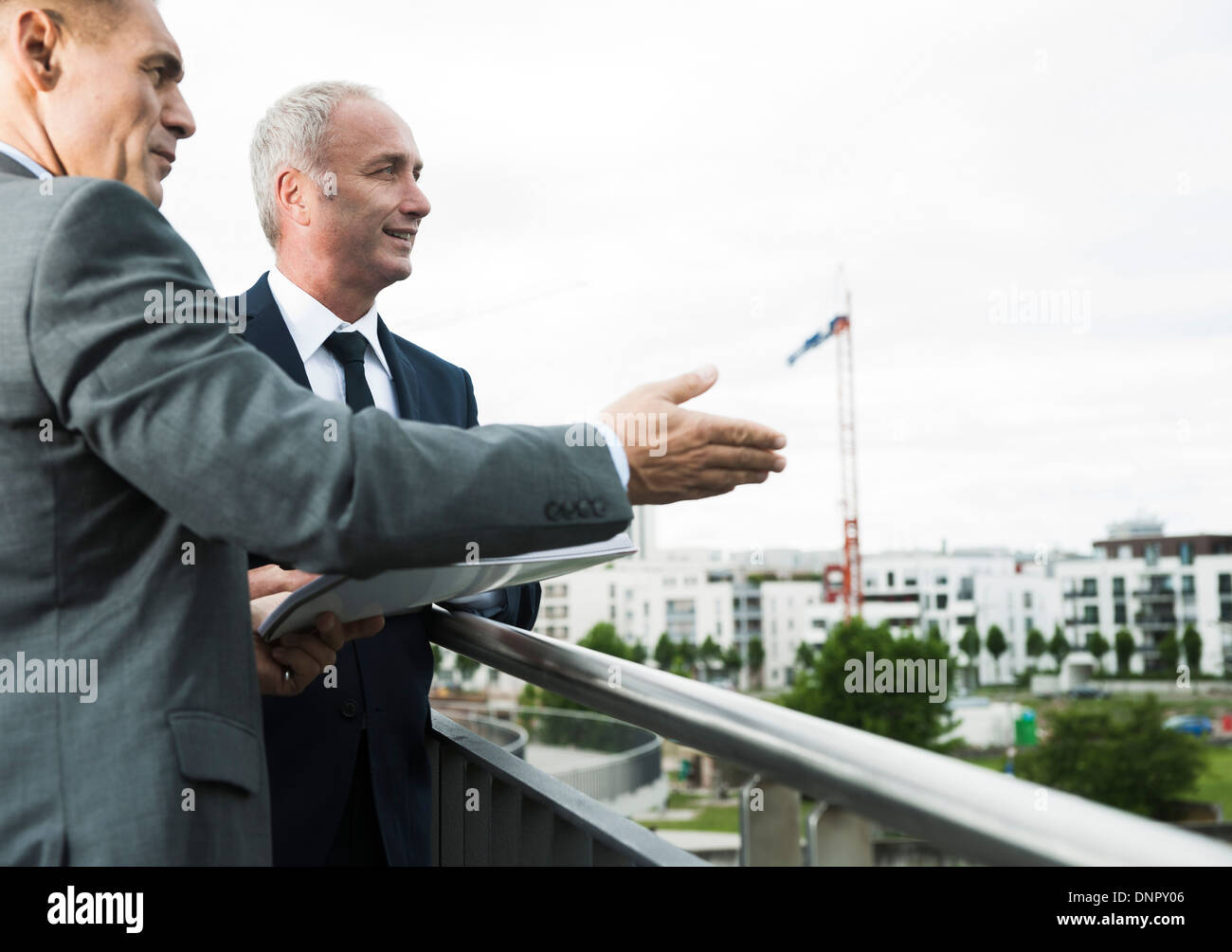 Old man standing explaining hi-res stock photography and images - Alamy