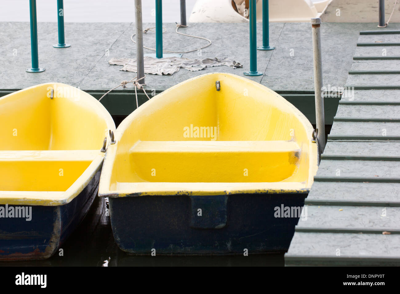 Rowboats on water hi-res stock photography and images - Alamy
