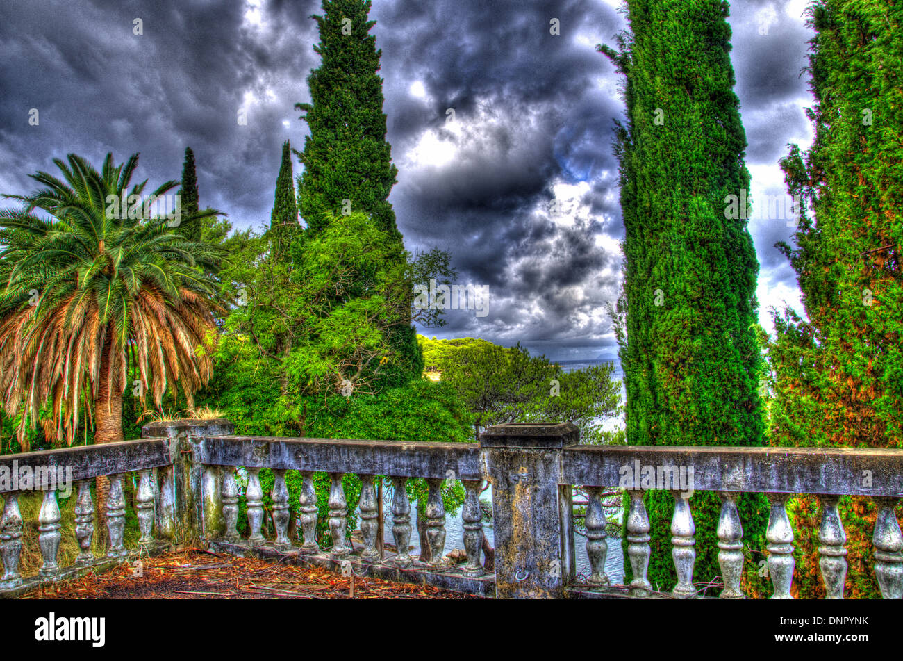 Verfallen ruine hi-res stock photography and images - Alamy