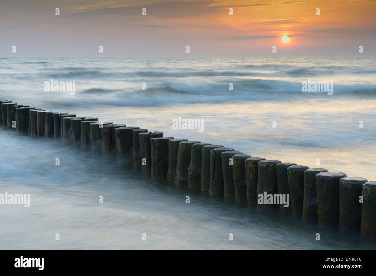 Breathtaking sunrise sun above sea hi-res stock photography and images ...