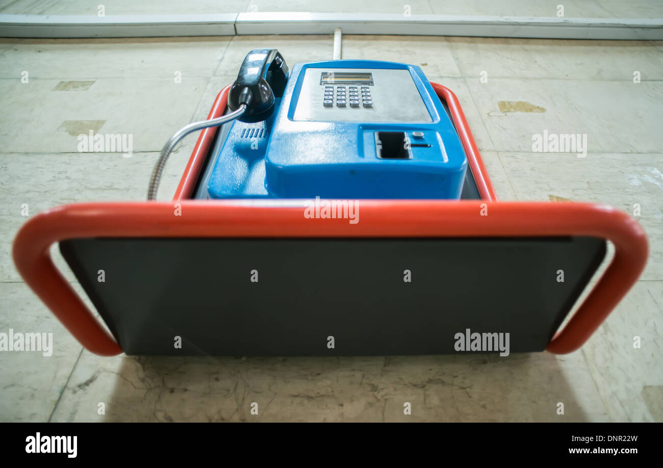 Phone on stand hi-res stock photography and images - Alamy