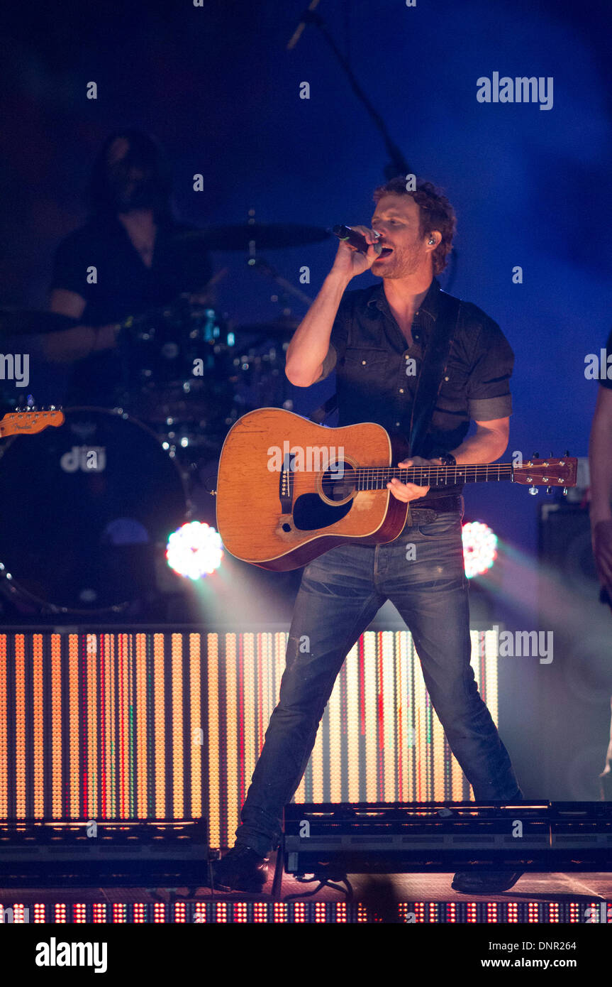 Dierks bentley hi-res stock photography and images - Alamy