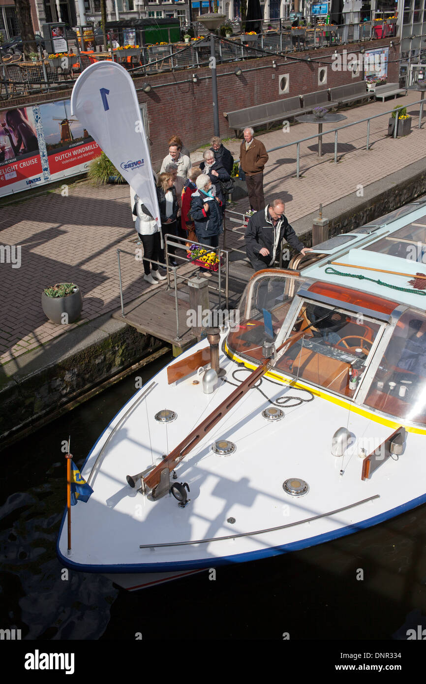Boarding boat hi-res stock photography and images - Alamy