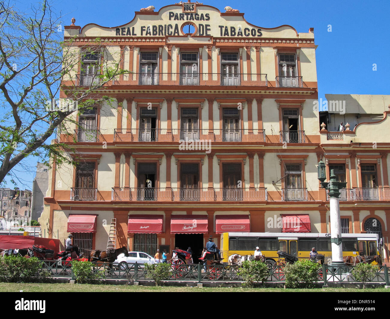 Partagas cigar factory hi-res stock photography and images - Alamy