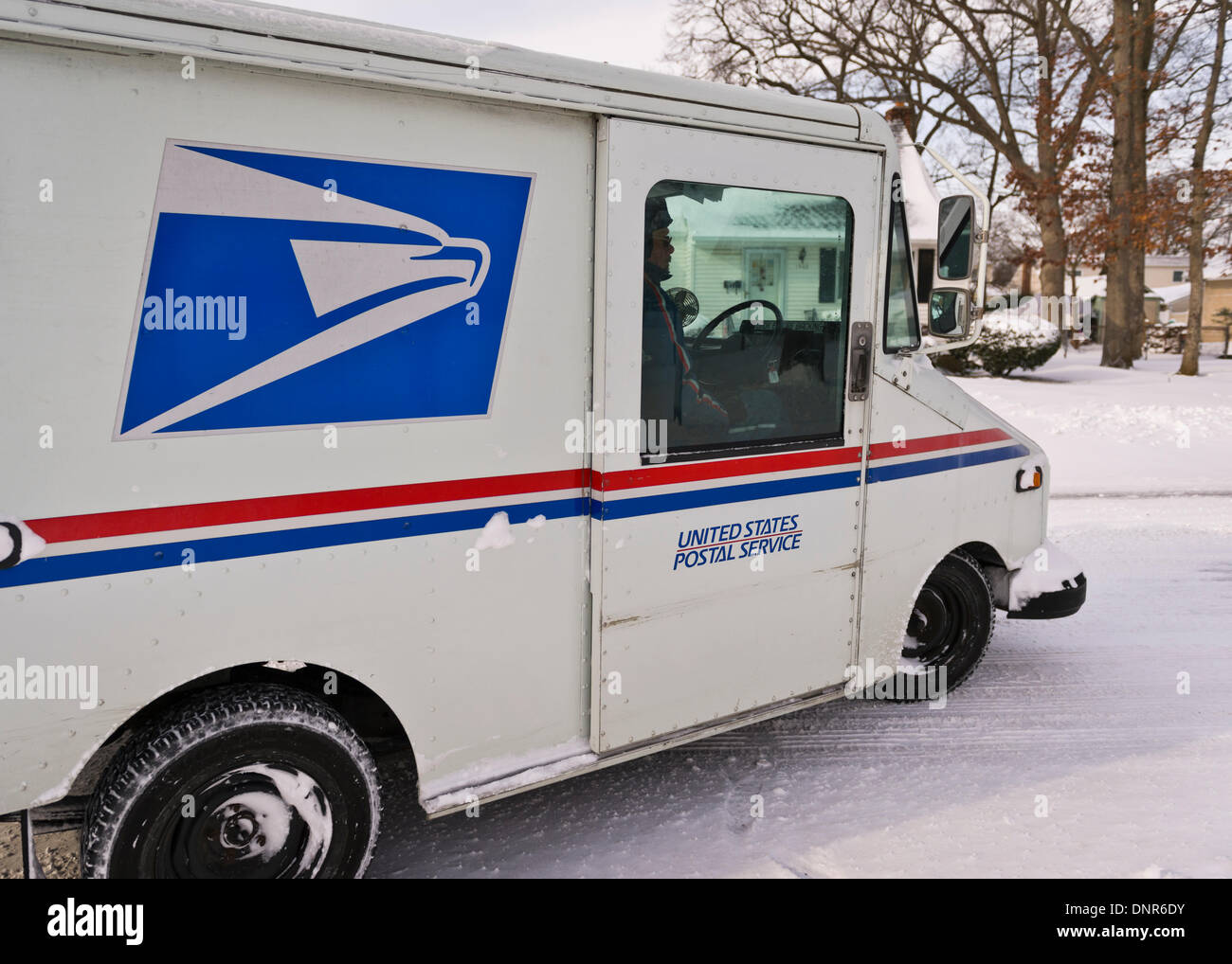Us postal carrier new york hi-res stock photography and images - Alamy