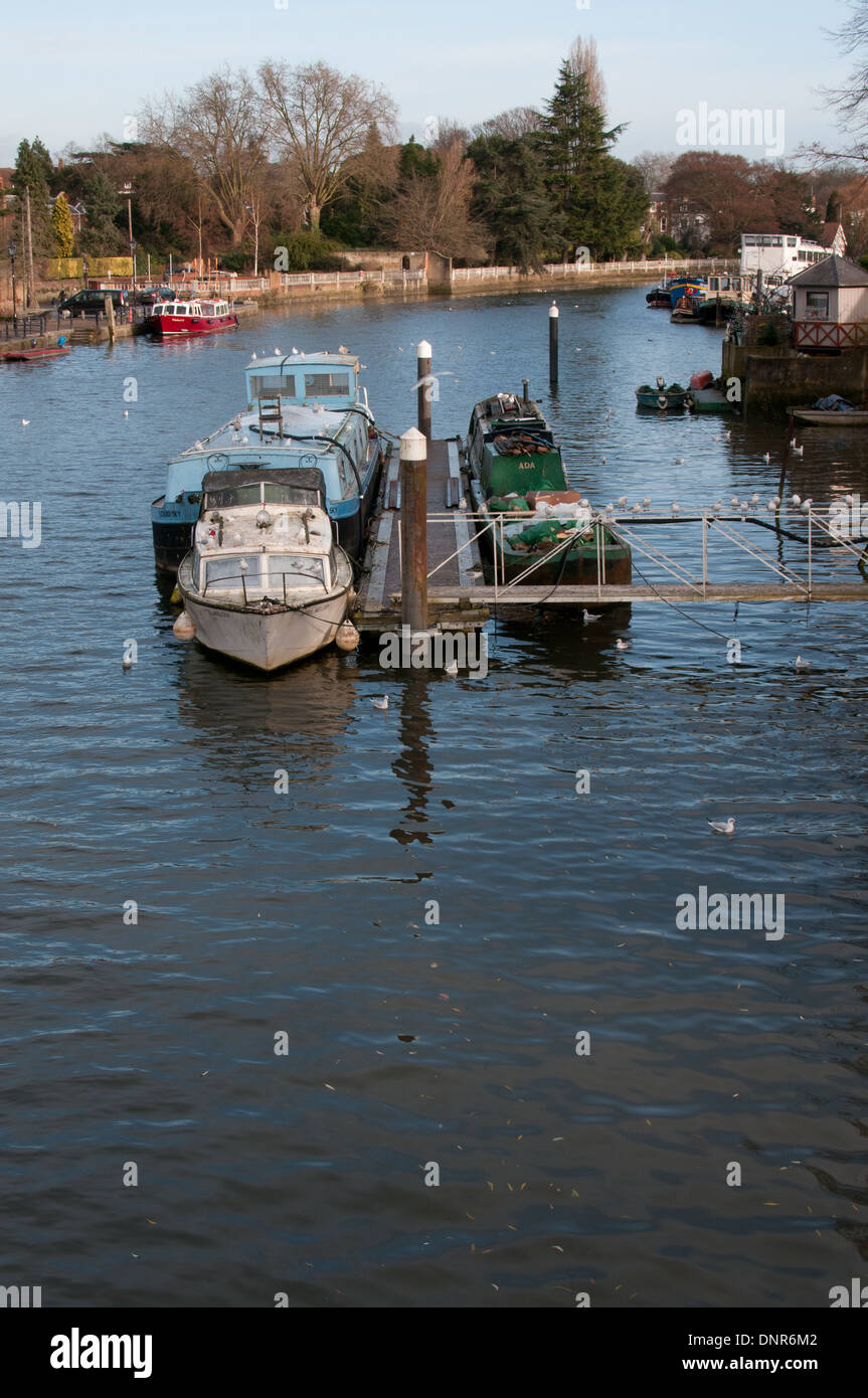 Riverside moorings hi-res stock photography and images - Alamy