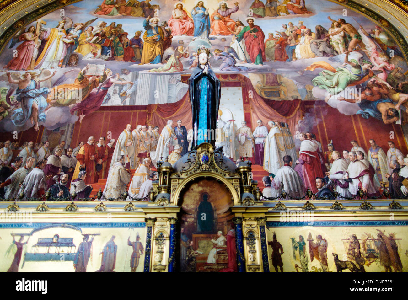 Traditional frescoes hi-res stock photography and images - Alamy