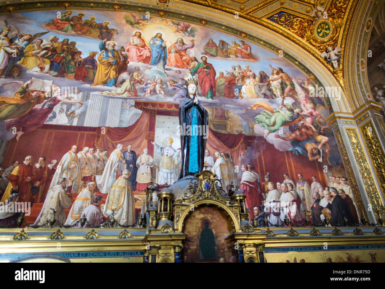 Traditional frescoes hi-res stock photography and images - Alamy