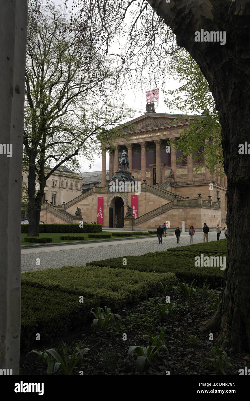 Grey sky portrait from Colonnade, pathway people, Alte Nationalgalerie ...
