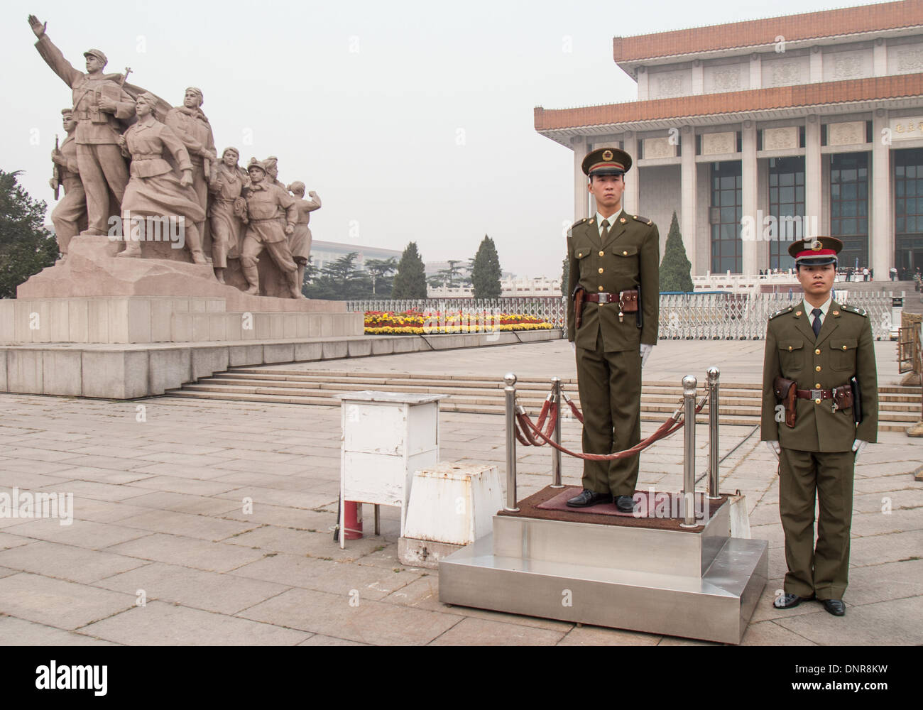 Beijing, China. 16th Oct, 2006. A pair of soldiers of the Chinese ...