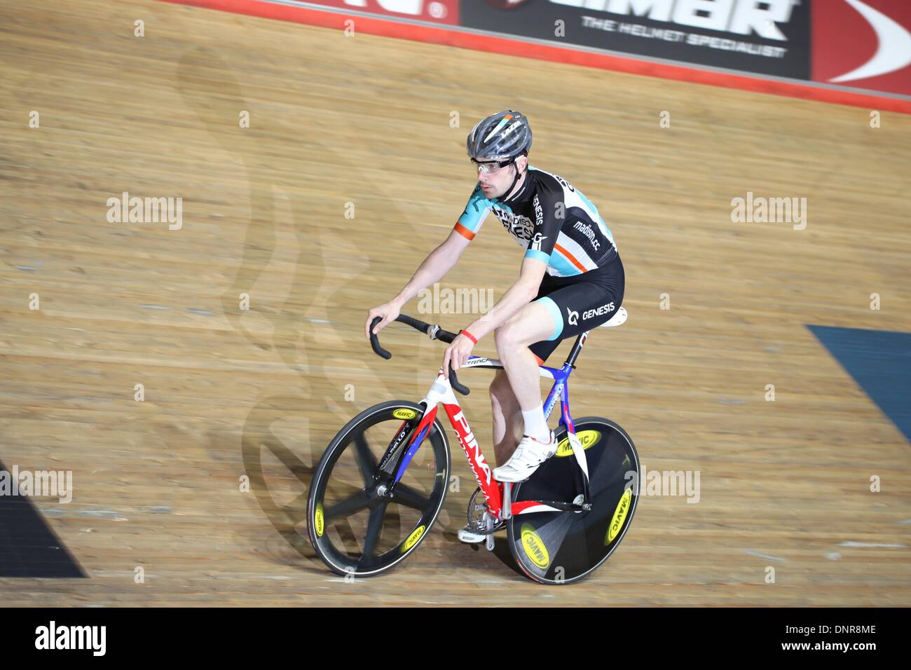 Madison track cycling hi-res stock photography and images - Alamy