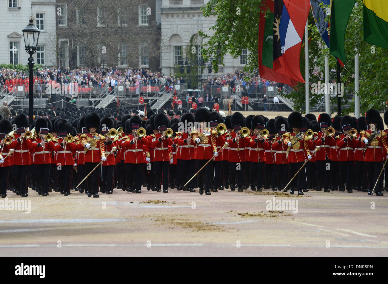 Trooping the colour welsh guards hi-res stock photography and images ...