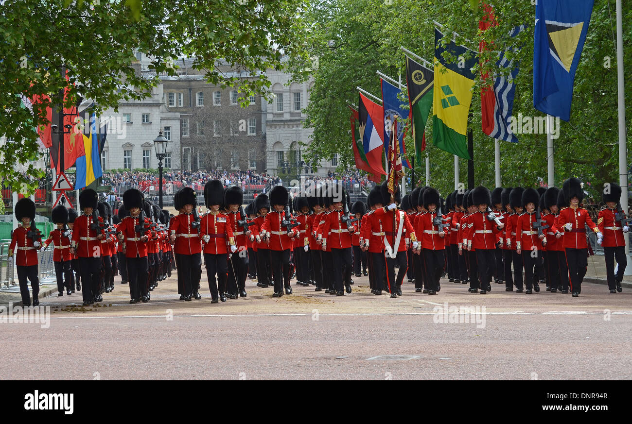 Trooping the colour welsh guards hi-res stock photography and images ...